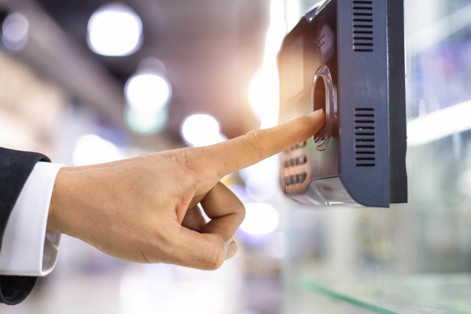 Como bater e fiscalizar ponto em uma viagem corporativa?